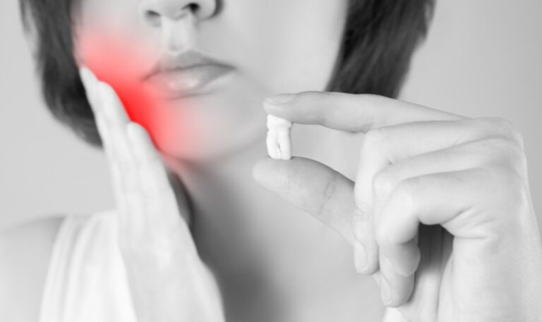 What To Do When Food Gets Stuck in Wisdom Teeth Holes?